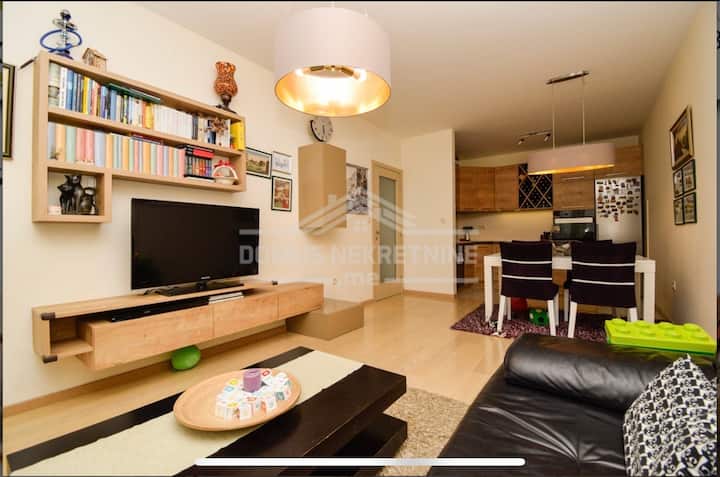 Lux Apartment With Free Parking - Podgorica