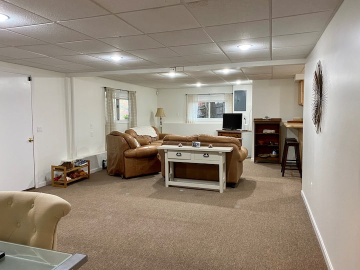 Nice Private Furnished 1-bedroom Unit - Nashua, NH