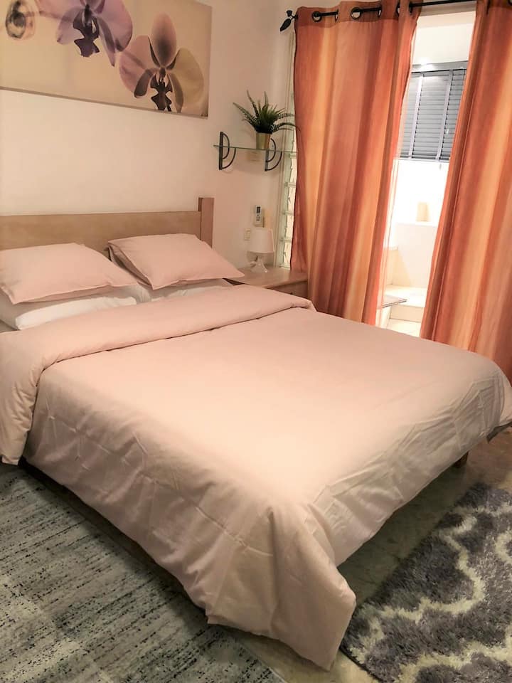 A Pampering Penthouse With Private Jacuzzi - Tel Aviv