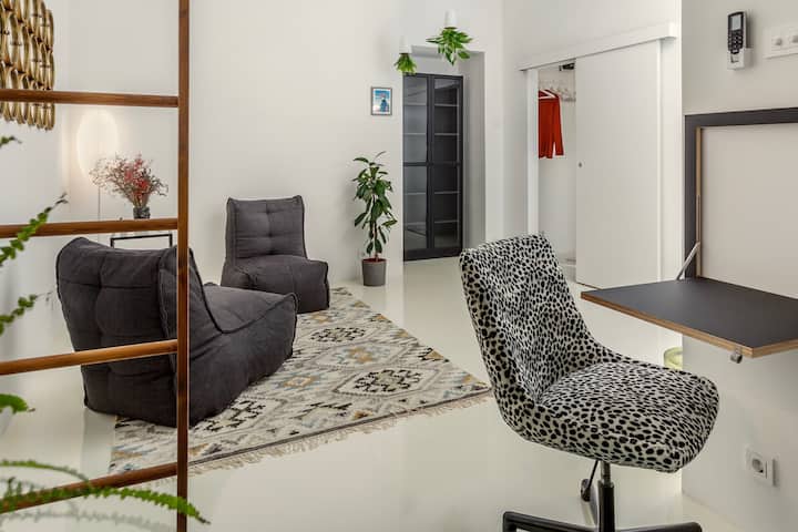 Quiet Central Studio With Balcony - Rijeka