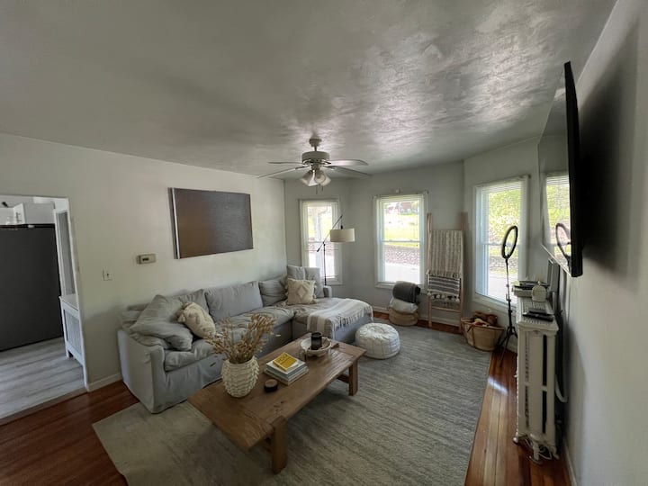New Lux Apt In Central Naugatuck - Waterbury, CT