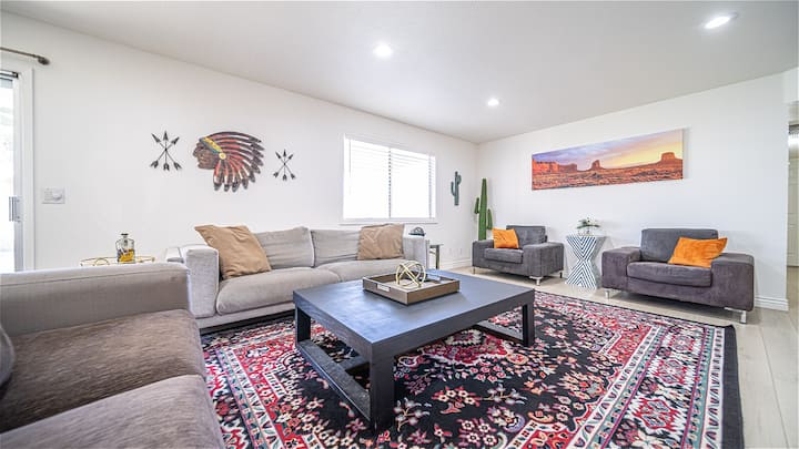 *New* Rare And Beautiful Home For Family Vacation - Mesa, AZ