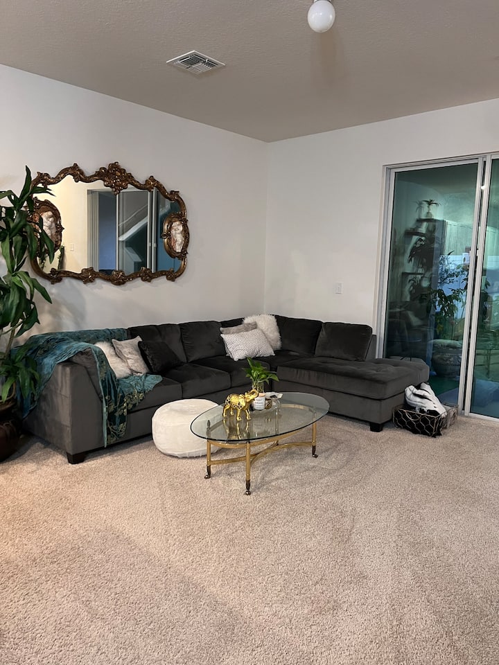 Secure & Stylish Tampa Retreat W/workspace & Patio - Alafia River State Park, Lithia