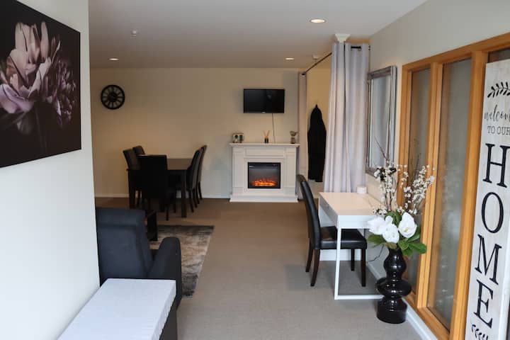 Tarawera Getaway. Studio + Extra Bedroom. - Wellington
