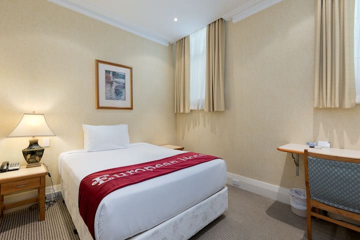 Standard Single Hotel Bedroom In Perth Cbd - Inglewood