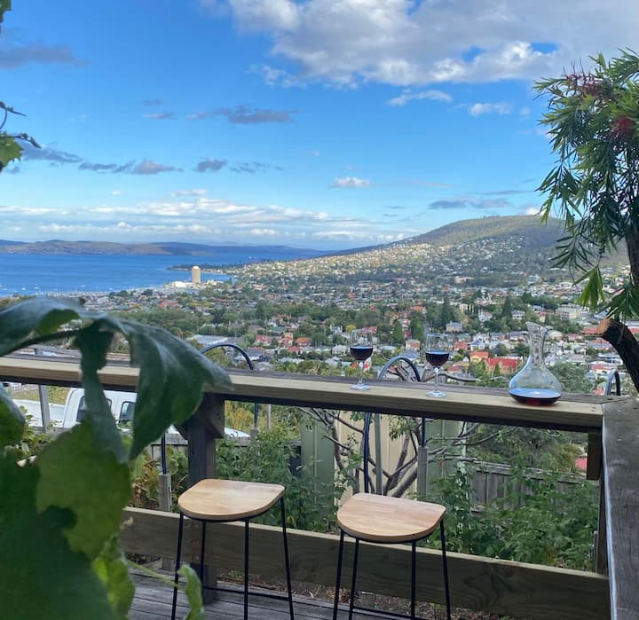 Sprawling West Hobart Property With Stunning Views - Kingston, Australia