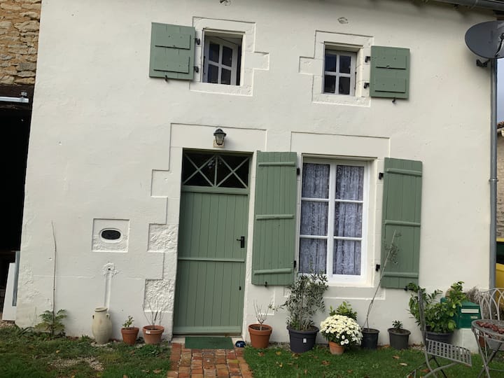 A Sweet 2-bedroom Cottage With A Log Burner - Saint-Claud