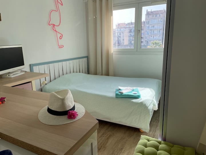 Chambre Dans Appartement De Standing - Marsella, Francia