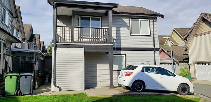 Quiet 1-bedroom Guesthouse With Free Parking - New Westminster