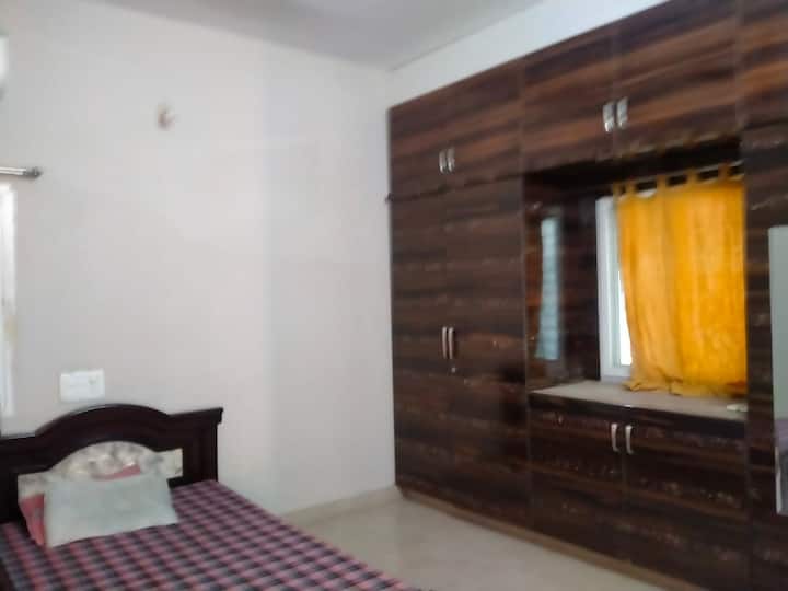 Rache's House - Adoni
