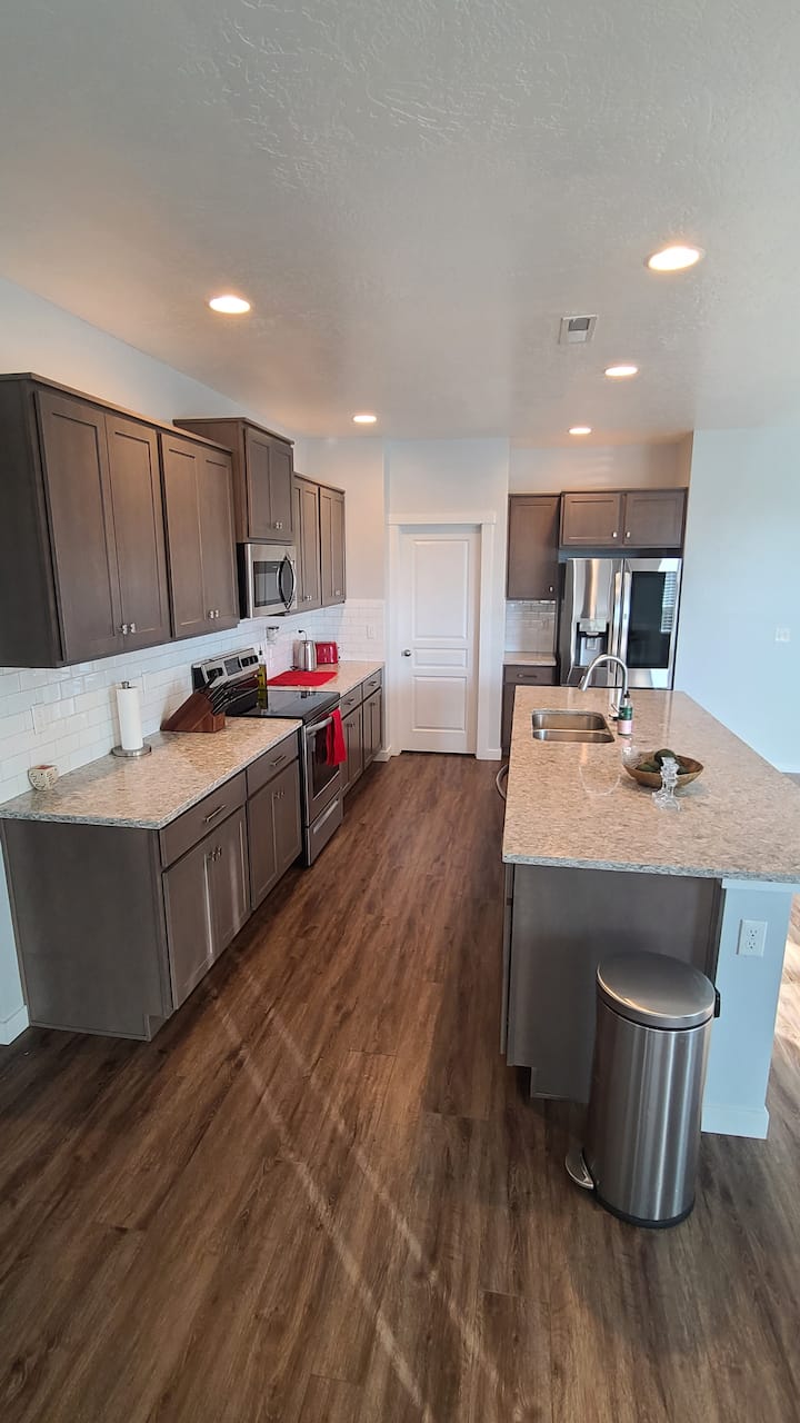 Inviting, Cozy & Immaculate Private Room- Meridian - Boise, ID