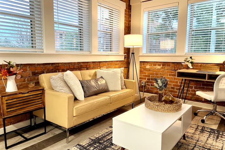 ~Mins To Dmc/ Perfect For Monthly Stays! - 디트로이트