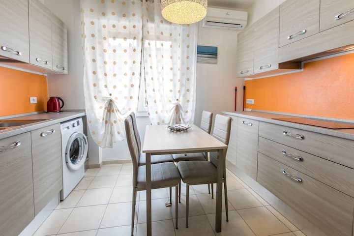 “Sara’s Home” 🏖Spiaggie E Centro A Due 🏃‍♀️Passi - Bardolino commune, Italy