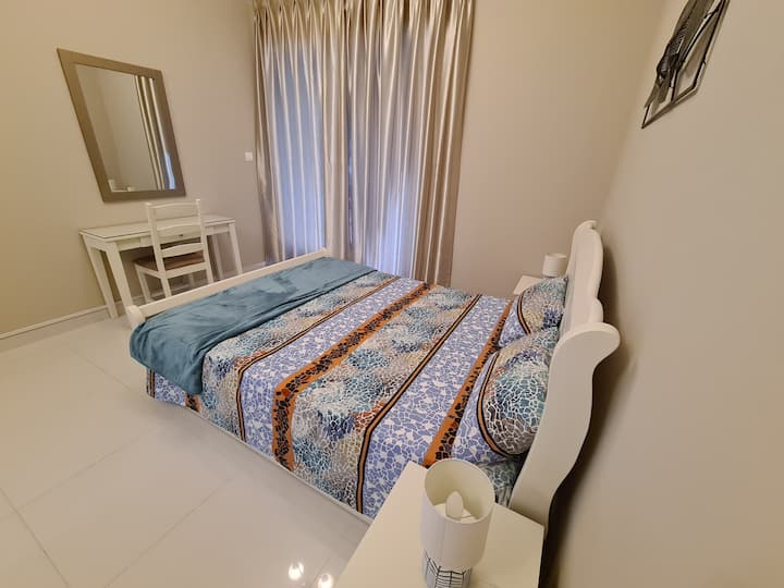 Studio Apartment In Sports City - Near Golf Club - Émirats arabes unis
