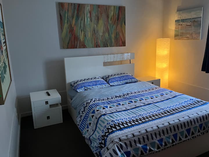 Saint Pad On Saint Kilda Road - St Kilda