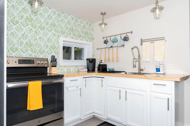 ✩✯10min→ Top Dine+shop | 500mbps | Netflix | Yard - Winston-Salem, NC