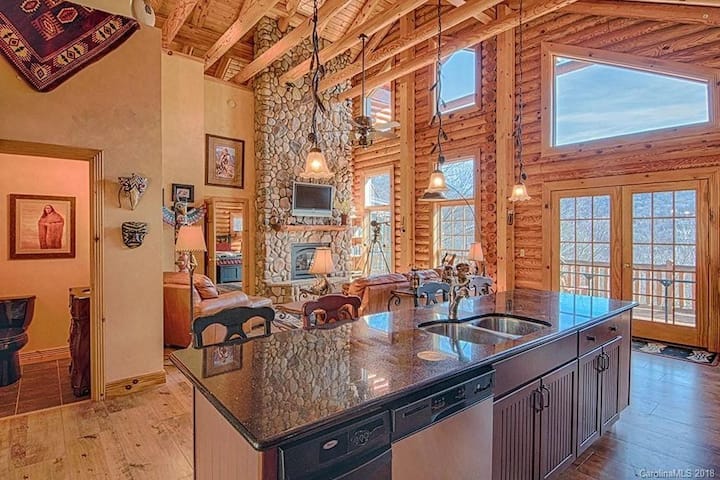 Heavenly View Cabin - Maggie Valley, NC