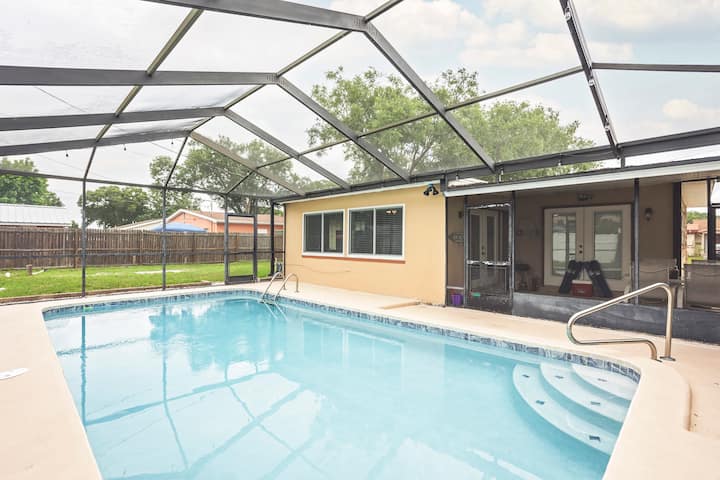 Maison Avec Piscine - Juste à Côté De La 275, à 15 Minutes De Tpa Et Des Plages - Saint Petersburg, FL