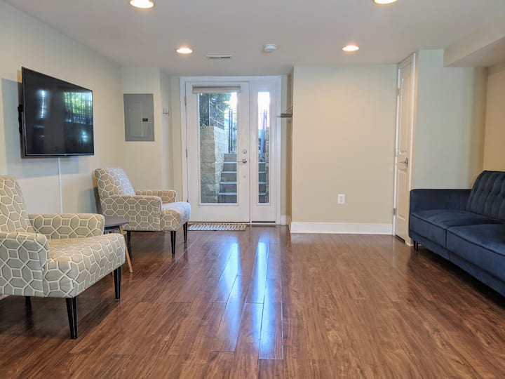 Spacious Capitol Hill 1br W/ Private Entrance - Washington, D.C.