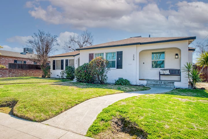 Renovated Tower Casita - Fresno, CA
