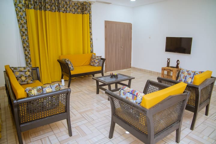 Spacious Double Brm With Outdoor Bar & Pool, Wifi - Accra