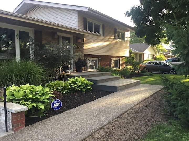 Brand New, Nicely Decorated 1 Bedroom/1 Bath - Niagara-on-the-Lake