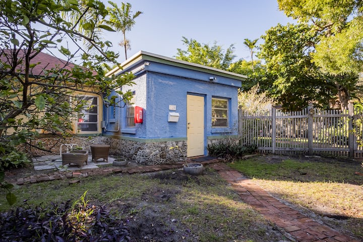 Lush 3bed 2bath Coral Home Heated Pool And Garden - Fort Lauderdale
