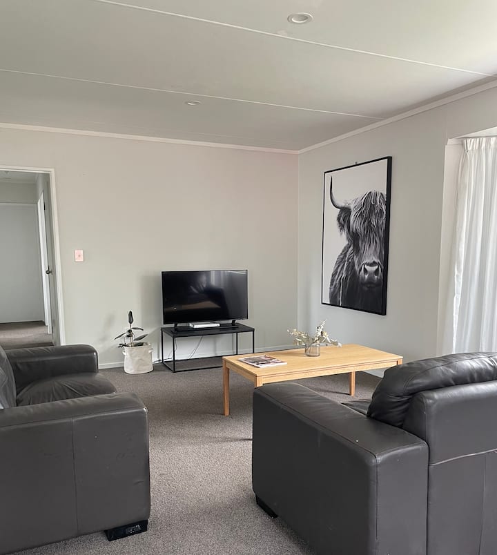 Cute 3-bedroom House Right In Town! - Napier