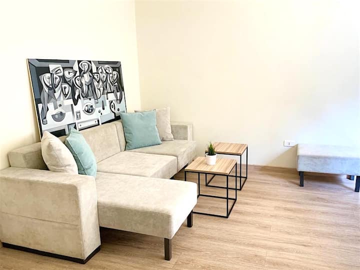 Luxury One Bedroom Apartment In Beirut City-center - Beirut