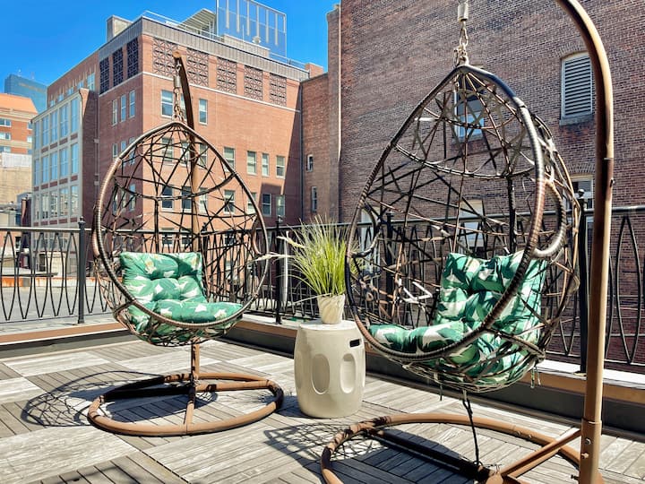 (N2r) Private Deck, Styled Studio, Prime Location! - Boston, MA