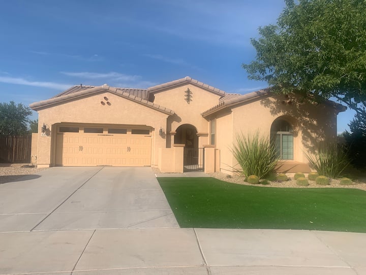 Clean 3 Bd 2 Ba Ranch Home - Goodyear, AZ