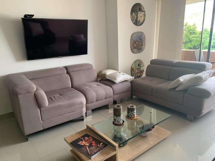 Hermoso Apartamento Frente A La Clínica Vida - 