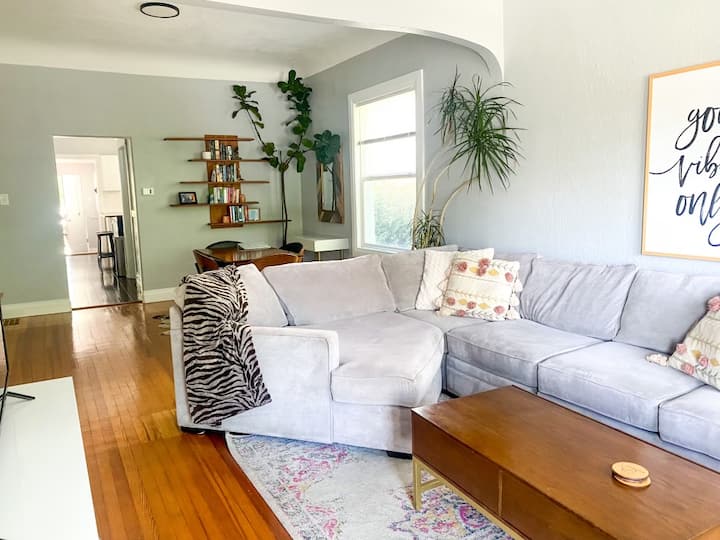Monthly Sloan’s Lake 1br With Private Backyard - Denver, CO