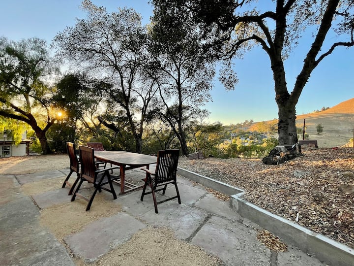 Quaint 3 Bedrooms Summer Cottage - Milpitas, CA
