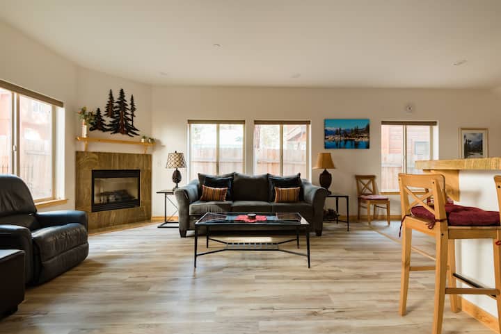 Exceptional Vacation Home In Kings Beach 3 Bedroom Townhouse - Kings Beach