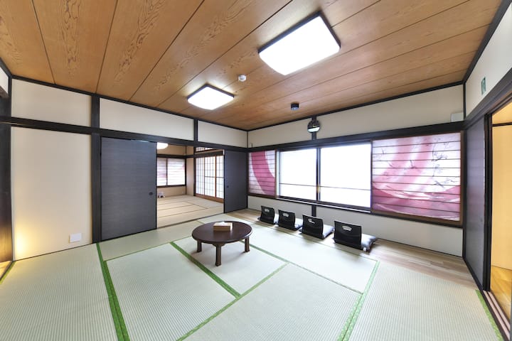 【庵】【箱根】芦ノ湖徒歩１分・箱根神社徒歩・コンビニ徒歩2分・2階建て和室・貸切別荘・無料駐車場付 - Hakone