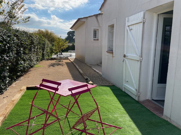 Studio Avec Agréable Terrasse - Le Castellet