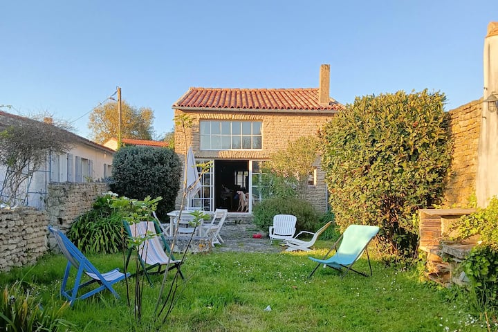 Maison De Charme Au Centre Du Village - Ars-en-Ré