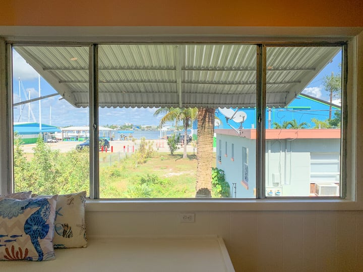 Anchors Away. Great Location - Fort Myers Beach, FL