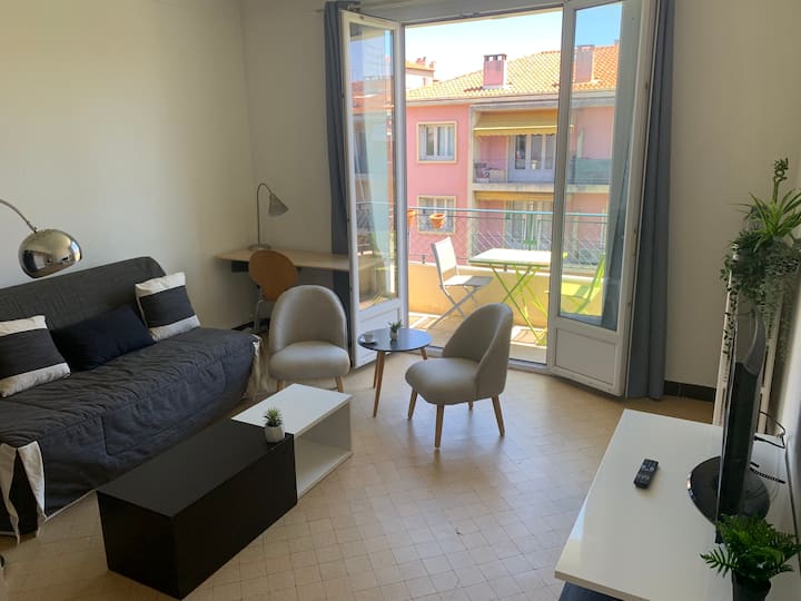 Aix Centre : 
Grand Appartement Lumineux De  85m2 - Aix-en-Provence