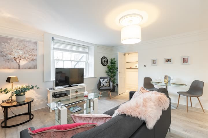 Stylish 1 Bed With Patio In Dublin 4 - Dublin, Ireland