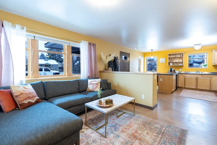 3 Bedroom Centrally Located, Pets Welcome - Missoula, MT