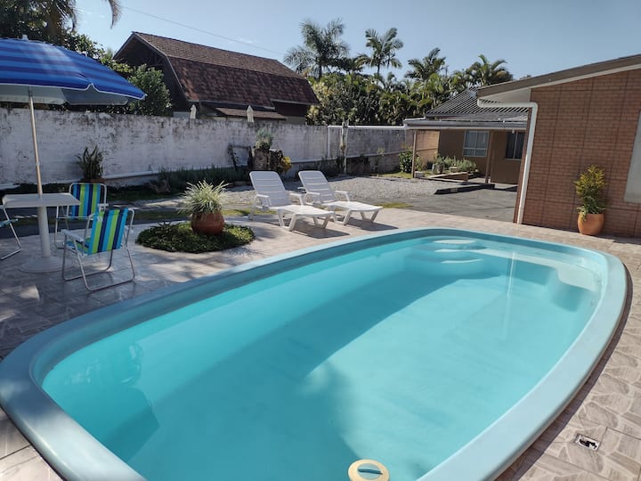 Casa Com Piscina A 200 M Do Mar - Até 12 Pessoas - Matinhos