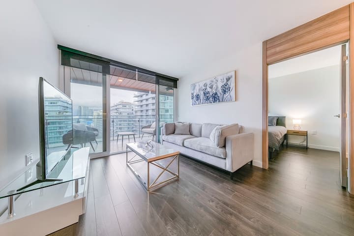 D51 - Brand New, Two Bedroom In Olympic Village - Richmond