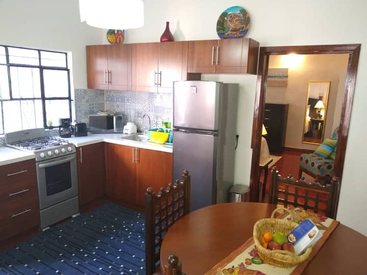 Lovely 1 Bedroom With Patio 2 Blocks To The Beach - Puerto Vallarta