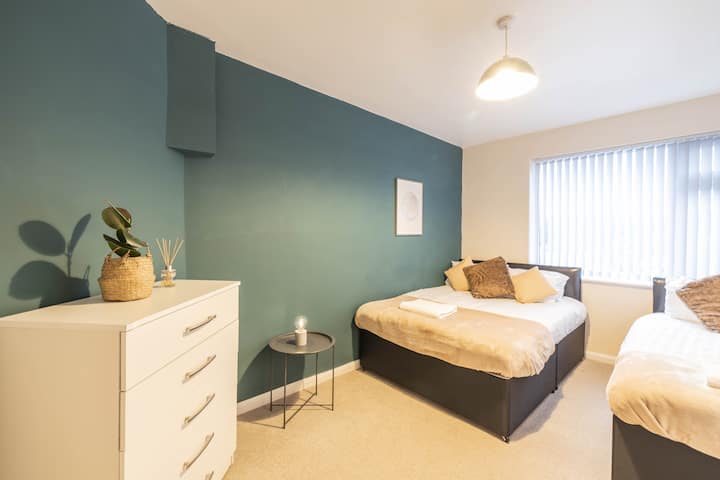 Cosy 4 Bedroom House, Ideal For Contractors, Hs2 - Birmingham