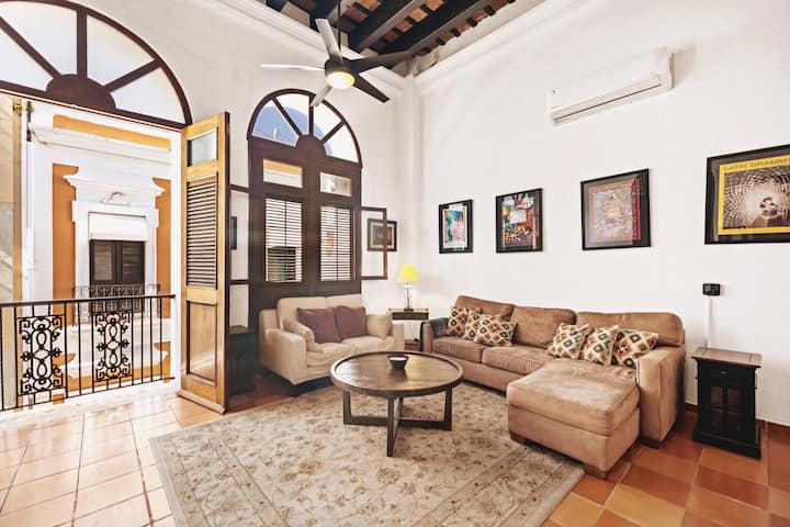 Colonial Gem- Walk Everywhere, King Bed +Balconies - San Juan, Puerto Rico
