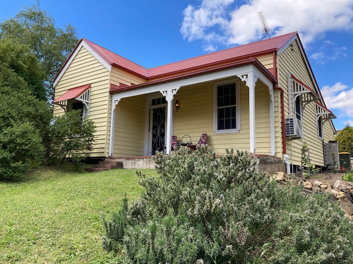 Rustic Charm In The Heart Of Spa Country - Daylesford