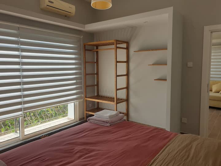 (3) Girnenin Kalbinde 1+1 Daire, King Size Yatak - Girne