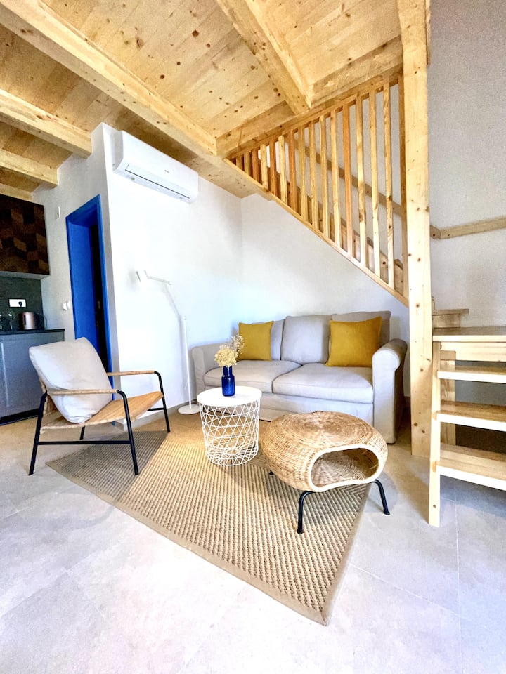 Mina Beach Apartments By The Sea & Sand Beach No.1 - Hvar